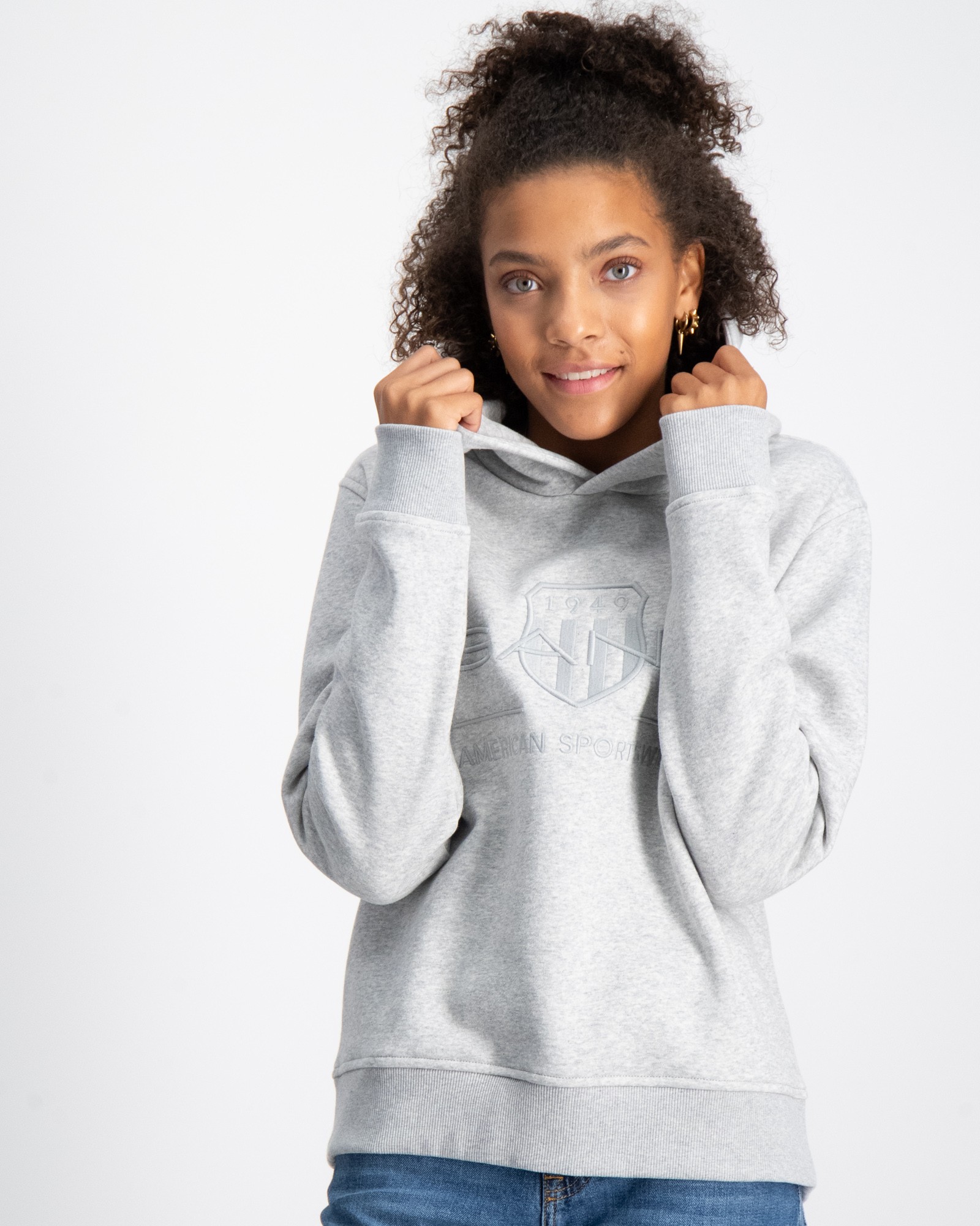 Grå TONAL SHIELD HOODIE til Pige | Kids Brand Store